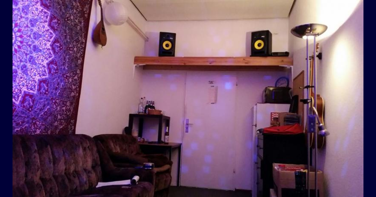 "Friendly Night" | World backing track gratuit